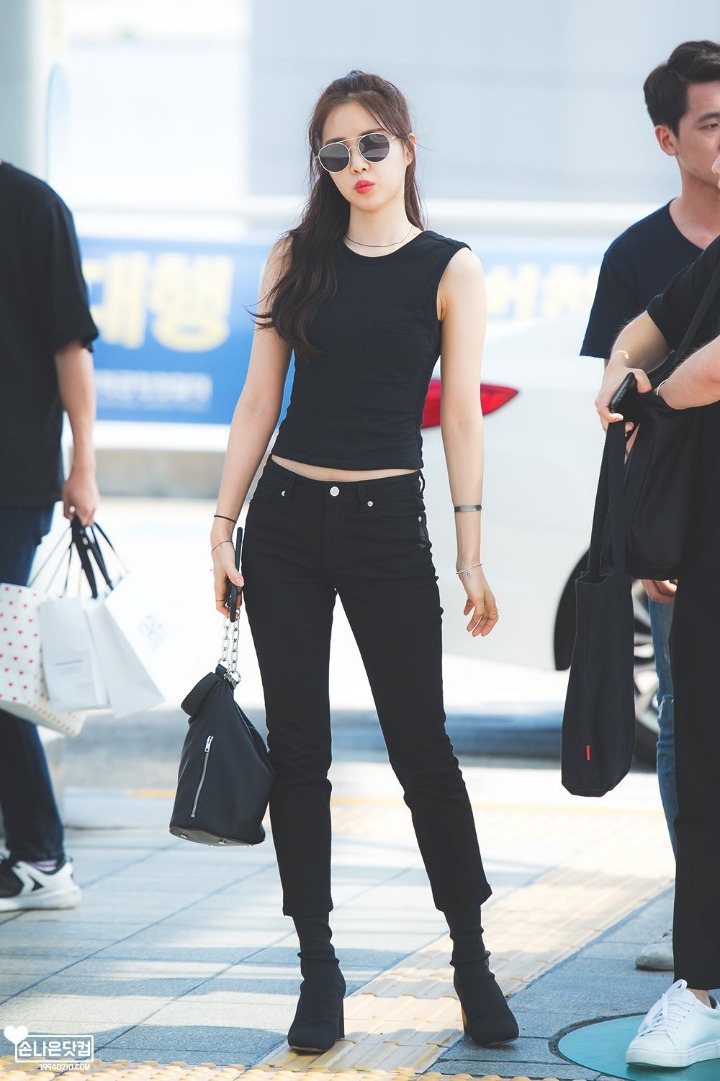 손나은 공항패션 후방주의 짤티비 Jjtvkr