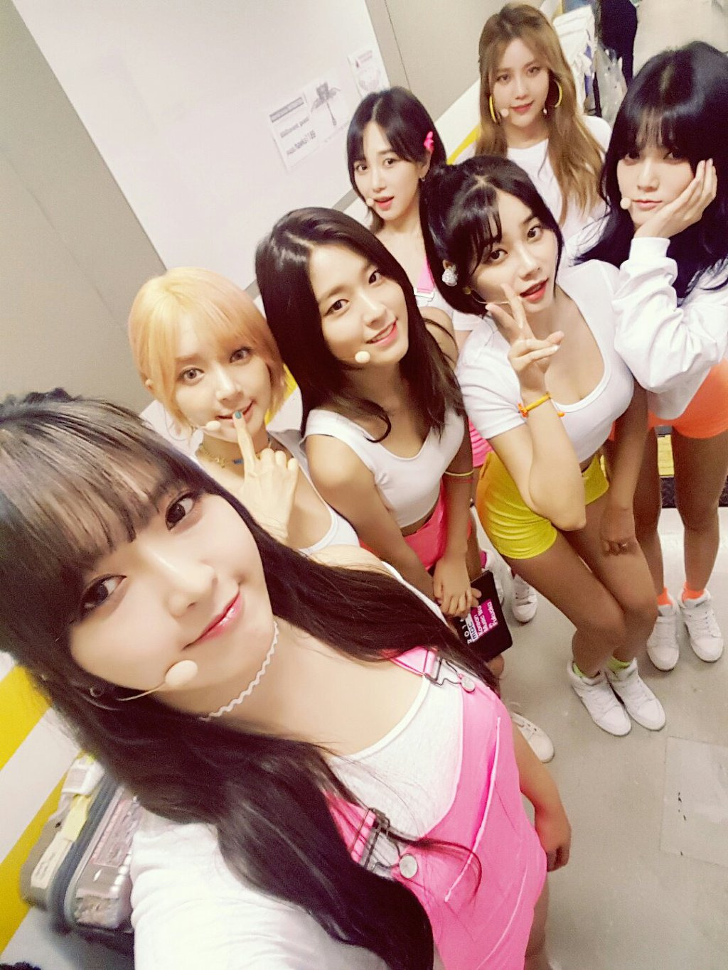 AOA 단체 셀카 > 후방주의 | 짤티비 - JJTV.KR