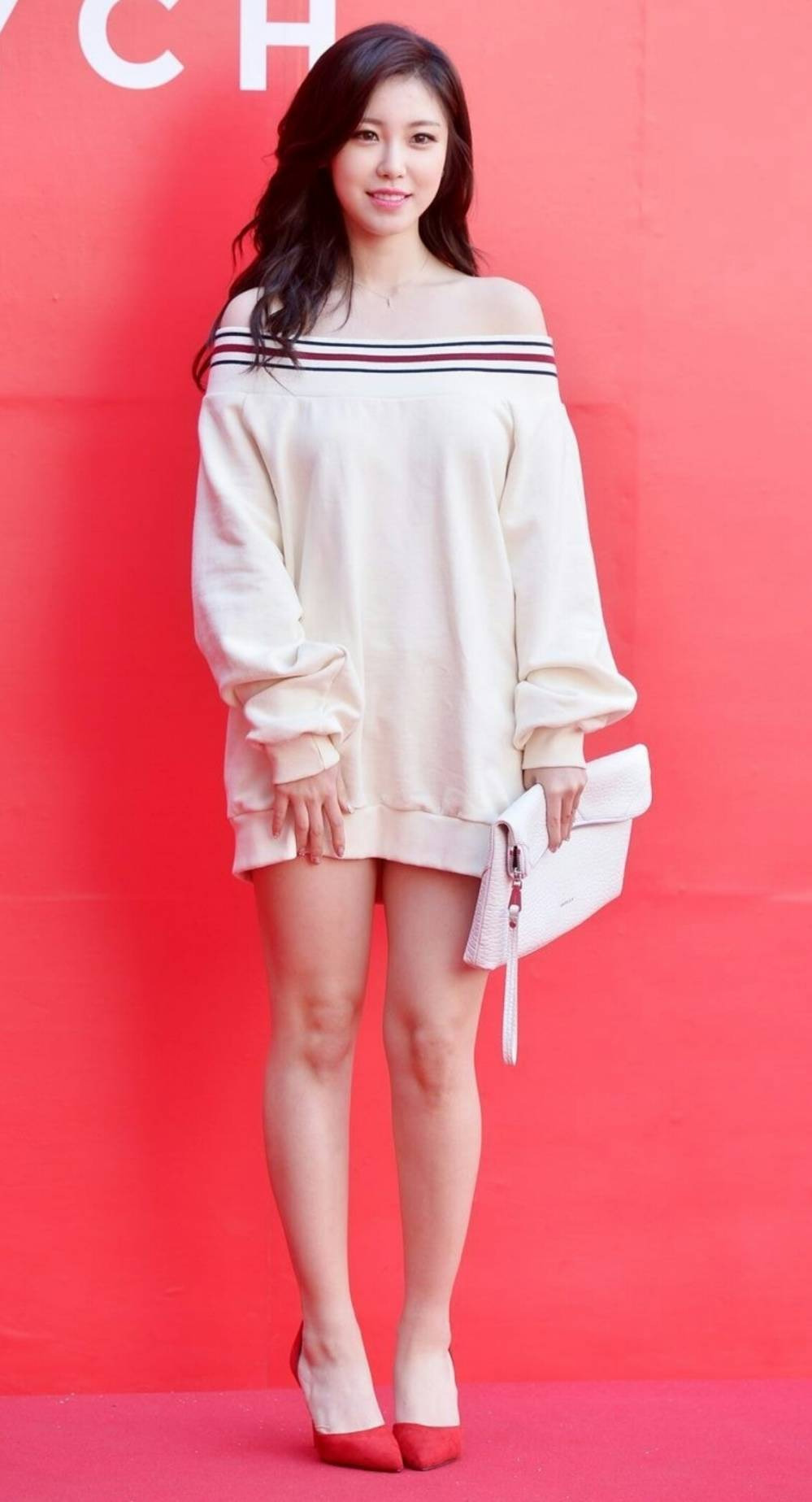 무릎이 깨끗한 여자 연예인~~~ 깔깔유머방 커뮤니티 팍스넷 증권포털