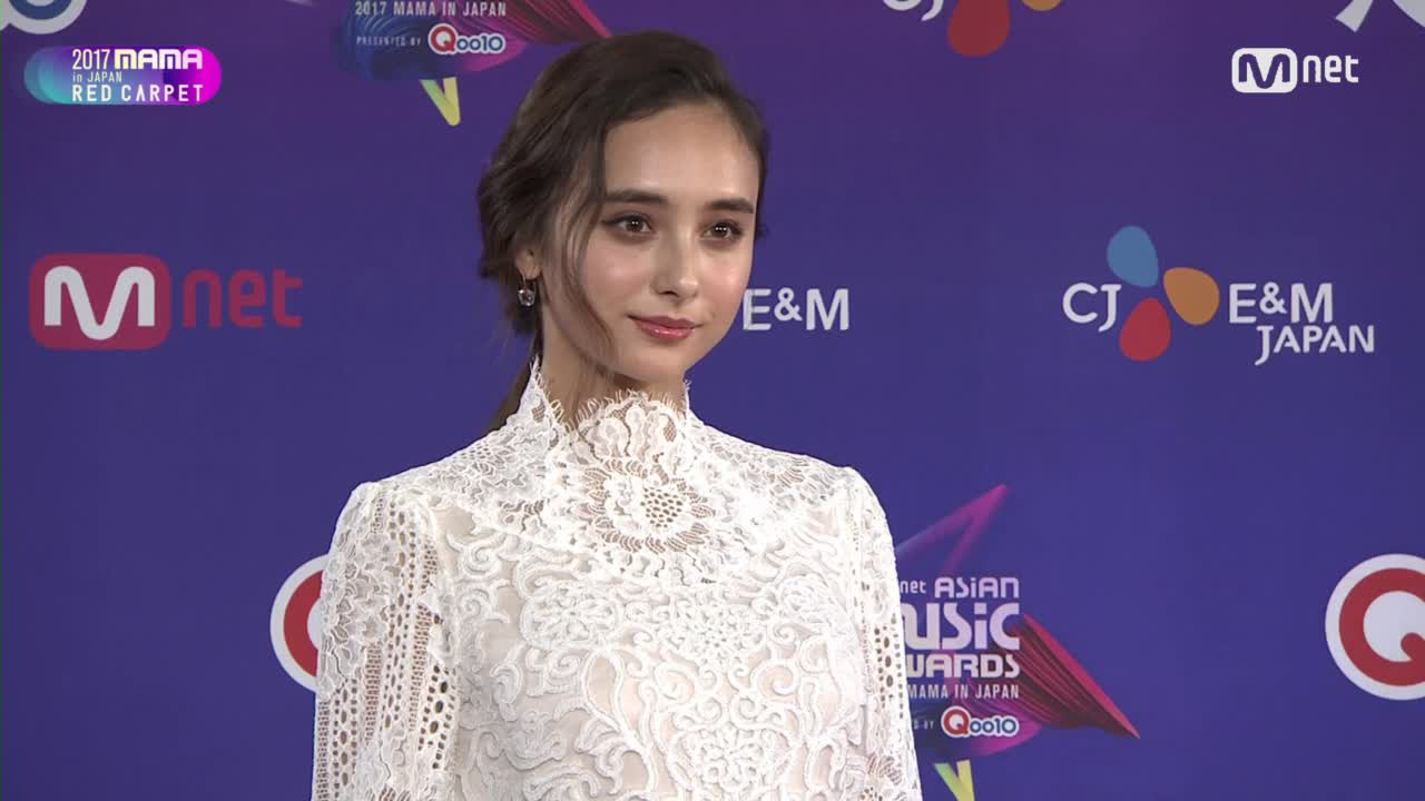 [2017 MAMA in Japan] Red Carpet with Ishida Nicole(이시다 니콜) - 2017 MAMA in Japan Red Carpet | 다음연예