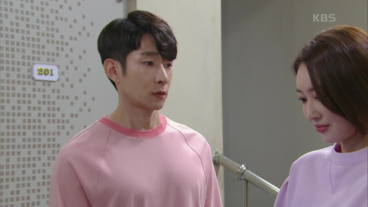 다음연예 | 손을 잡아도, 눈을 봐도 평온하던 주종혁... 입가 닦아주는 왕지혜 손길에 갑자기 심쿵?! | KBS 210622 방송 - 일일연속극 속아도 꿈결 - 61회