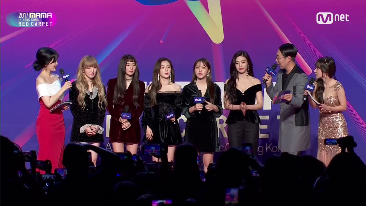 다음연예 | [2017 MAMA in Hong Kong] Red Carpet with Red Velvet(레드벨벳)_2017마마 - 2017 MAMA in Hong Kong ...