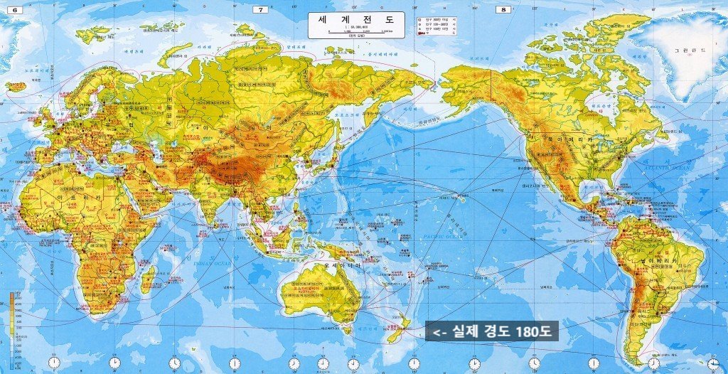 위도와 경도 및 방향을 포함한 세계 지도