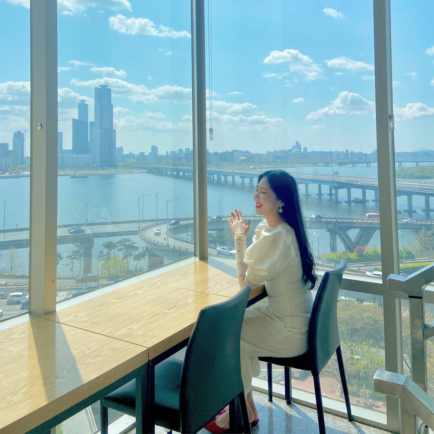 작업하고 책 읽기 좋은 서울 북카페