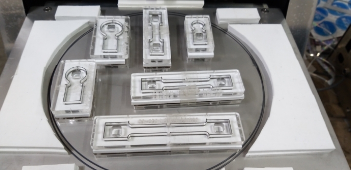 세종파워소형톰슨프레스 연구실용 탁상형 소형톰슨프레스 제작 실험실 의료소재 및 시제품컷팅기 특허등록 소형도무송 소형톰슨기 탁상형톰슨프레스 지식 게시판 아파트