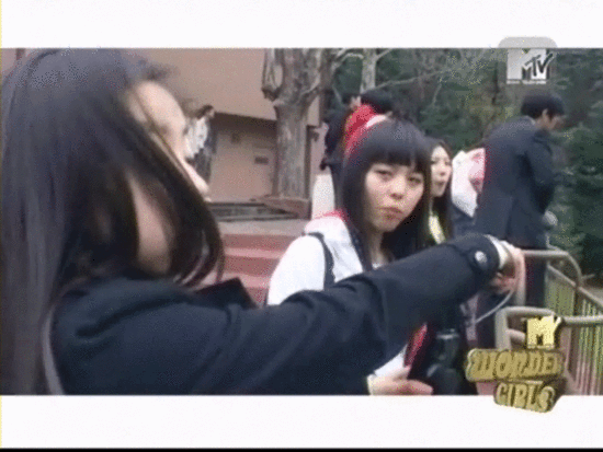 걸그룹 레전드 짤들.gif - 악플달면 쩌리쩌려버려 - ＊여성시대＊ 차분한 20대들의 알흠다운 공간
