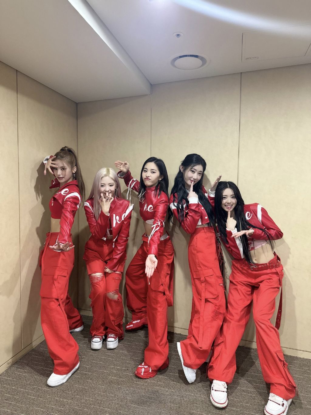 ITZY (있지) ‘CAKE’ Performance Video - 악플달면 쩌리쩌려버려 - ＊여성시대＊ 차분한 20대들의 알흠다운 공간