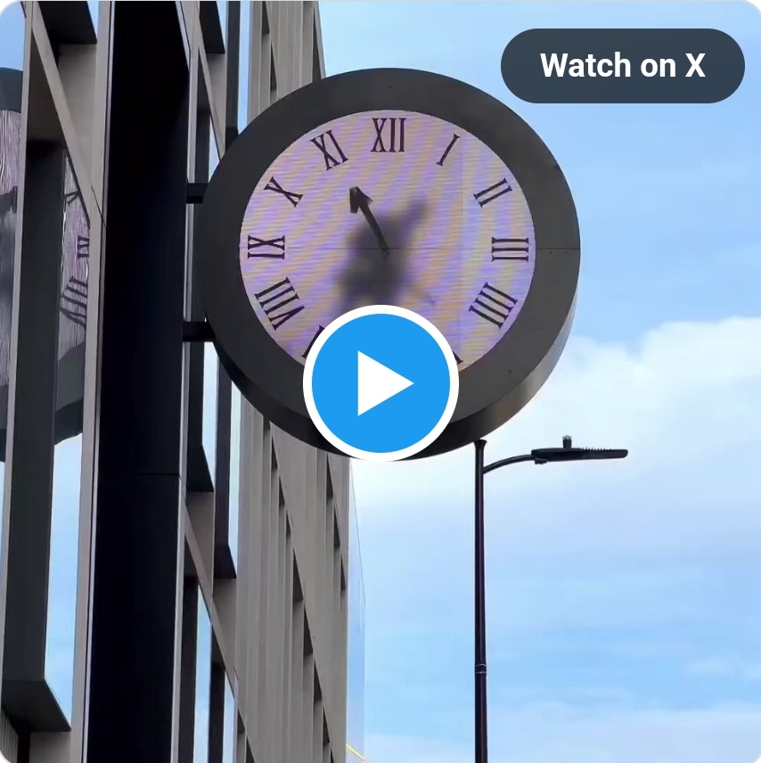 런던의 패딩턴 역에서 마주칠 수 있다는 클락맨(Clock Man) - 악플달면 쩌리쩌려버려 - ＊여성시대＊ 차분한 20대들의 ...