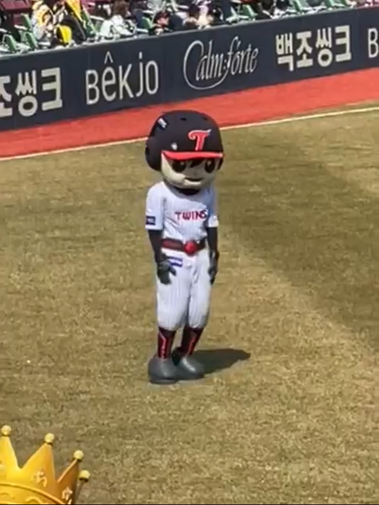 얘 왜이러는거임 - 악플달면 쩌리쩌려버려 - ＊여성시대＊ 차분한 20대들의 알흠다운 공간