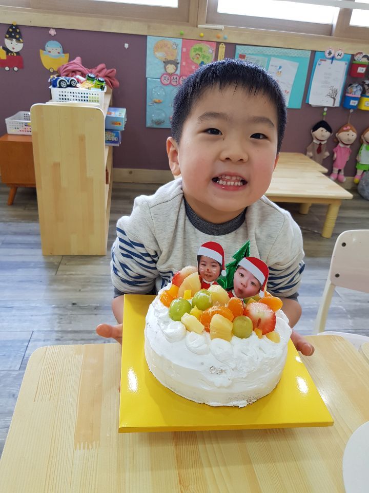 ♡행복한 크리스마스 케이크 만들기♡ - 똑똑·푸르른반 친구들 - 리틀킹덤어린이집
