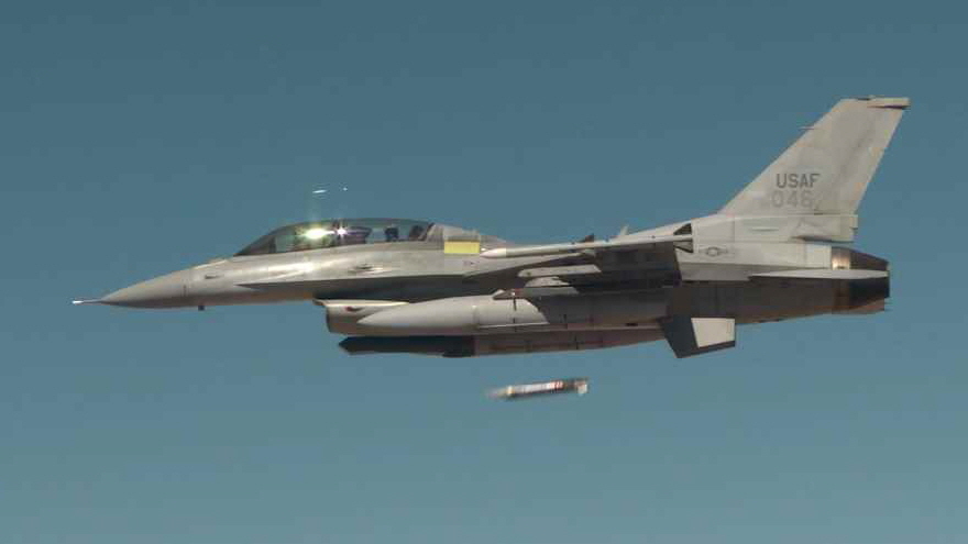 4.5세대 전투기로 업그레이드된 대한민국 공군 KF-16V 미국 현지 테스트 비행 - 우리들의 이야기 - 군사력무기