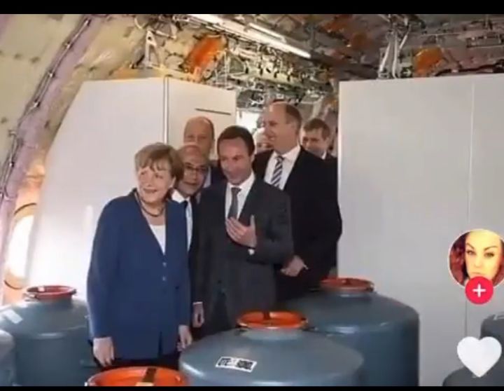 Pat Winston 트윗 (이해 중요) 각자 출생증명서=주식회사의 주식 - 자유게시판 - 트럼프왕과 기사이야기