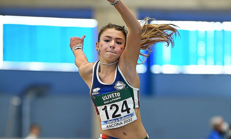 이탈리아 미녀 육상선수 에리카 사라체니.jpgif - 기타스포츠 게시판 - I Love NBA