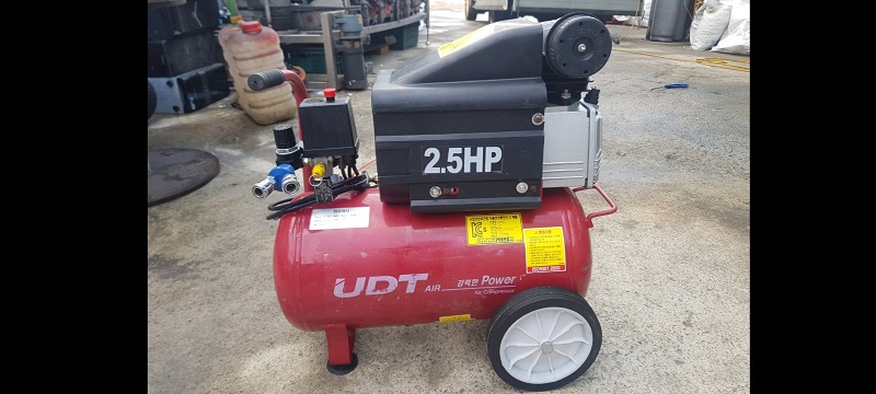 UDT2.5콤프레셔,,,,참말로특이한,마끼다각도원형톱,,,,파워코리아5.5콤프레셔,,탱크가커요 - [중고-개인] - [우수카페]귀농사모/한국귀농인협회