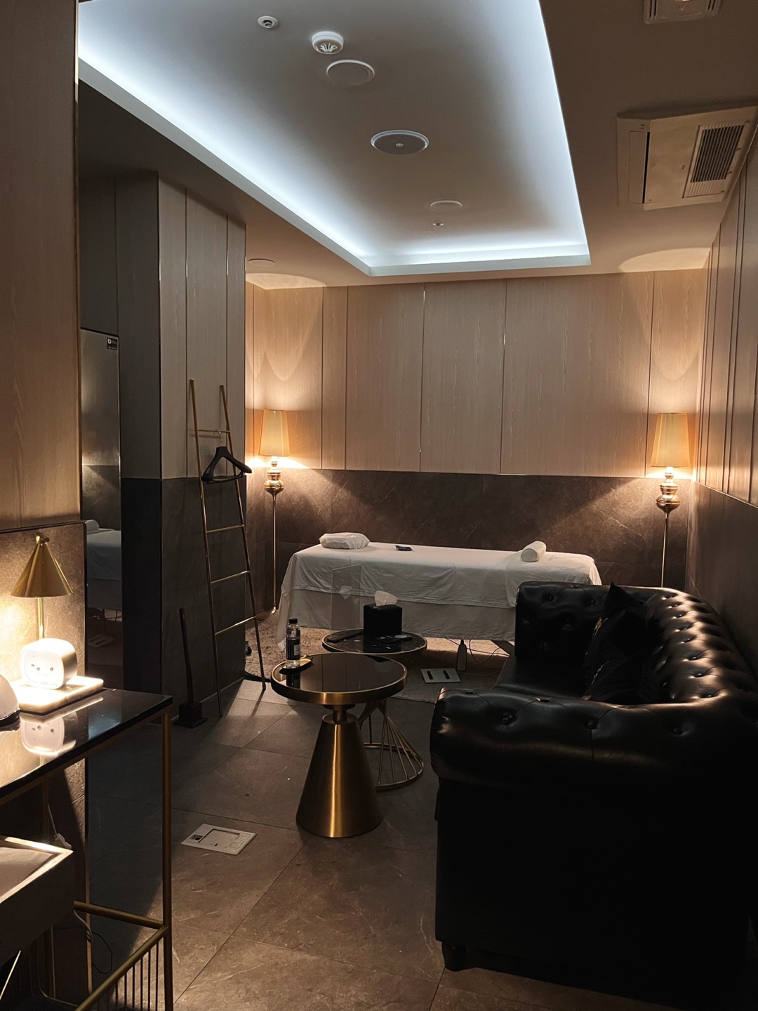 논현동 언주역학동역 프리미엄스파엘 테라피스트 채용 모집 하루 관리4개 유니폼 바지 아로마스톤테라피 업계 최고우대 성남분당고양하남시