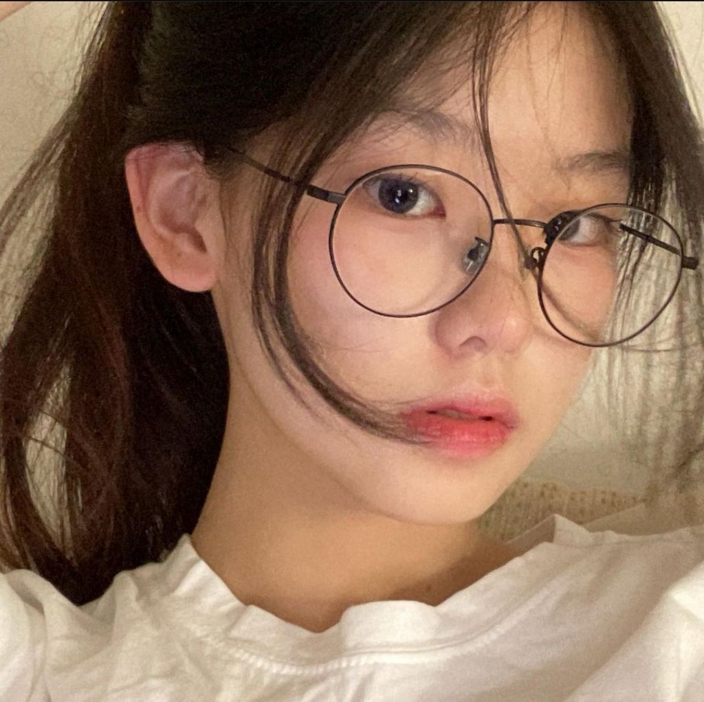 팔로워 25만인 인스타스타 @sumin_.0931 - 웃긴자료 ‥‥‥‥‥、 - 도탁스 (DOTAX)