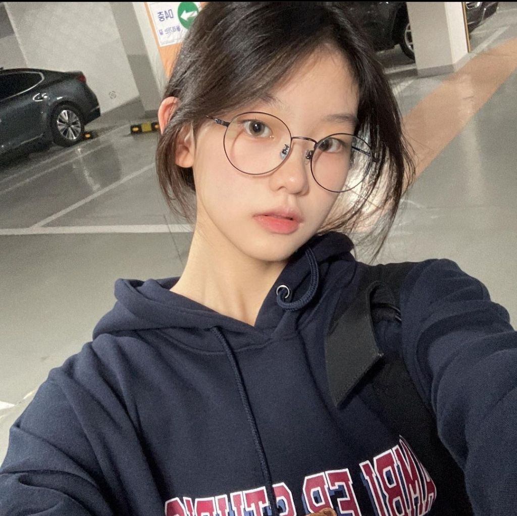 팔로워 25만인 인스타스타 @sumin_.0931 - 웃긴자료 ‥‥‥‥‥、 - 도탁스 (DOTAX)