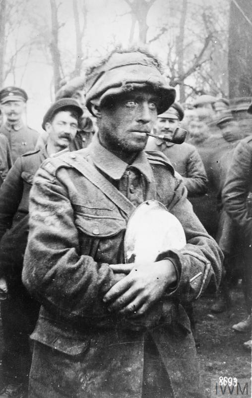 전쟁을 겪어 본 자만이 가지는 눈빛 - 웃긴자료 ‥‥‥‥‥、 - 도탁스 (DOTAX)