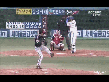 더쿠 - MLB에서도 인정받은 KBO 역대급 마구 중 하나........gif