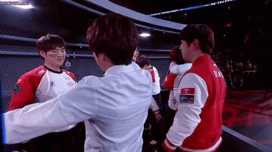 LPL 최초의 적, LPL 최후의 적.gif - 웃긴자료 ‥‥‥‥‥、 - 도탁스 (DOTAX)