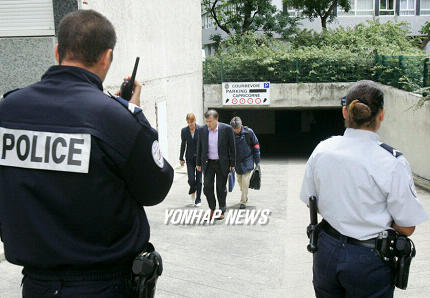 FRANCE CHAD DEBY (AP)