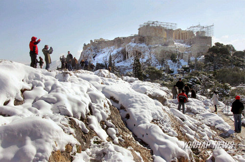 GREECE WEATHER ACROPOLIS SNOW