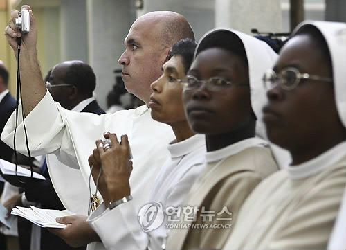 ANGOLA POPE BENDICT XVI IN AFRICA