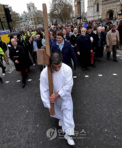 BRITAIN EASTER PROCESSION