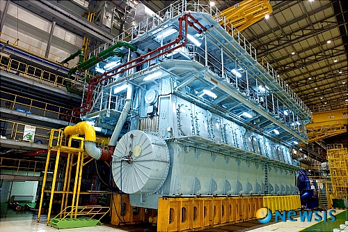 STX중공업, 세계 최대 선박용 엔진 첫 생산..초대형 시장진출