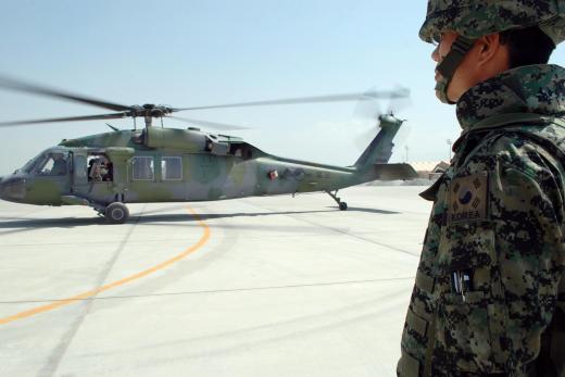 [기획 한국군 무기 56] 'UH-60 블랙호크' 헬기를 아시나요?