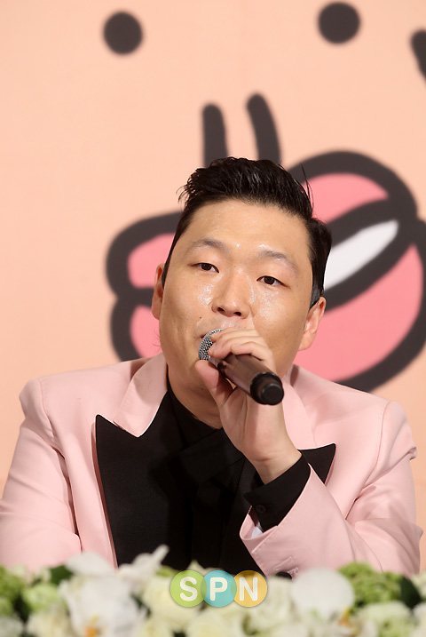 [포토]싸이 ''라잇 나우' 그 분 노래 표절 아닙니다'