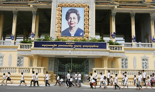 CAMBODIA QUEEN MOTHER MONINEATH