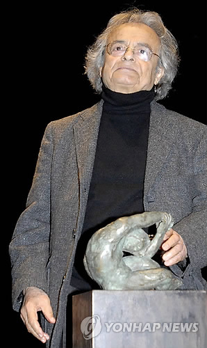 FILE SPAIN SYRIA ADUNIS