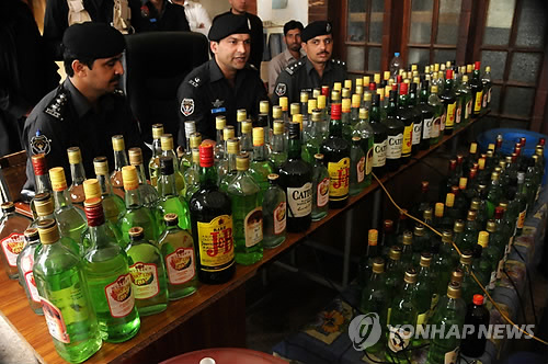 PAKISTAN CRIME LIQUOR