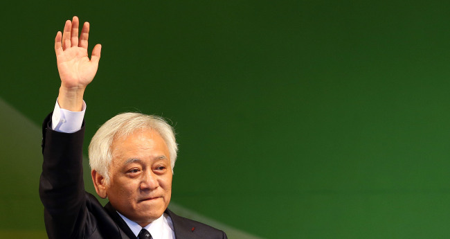 New Democratic leader vows end to factionalism