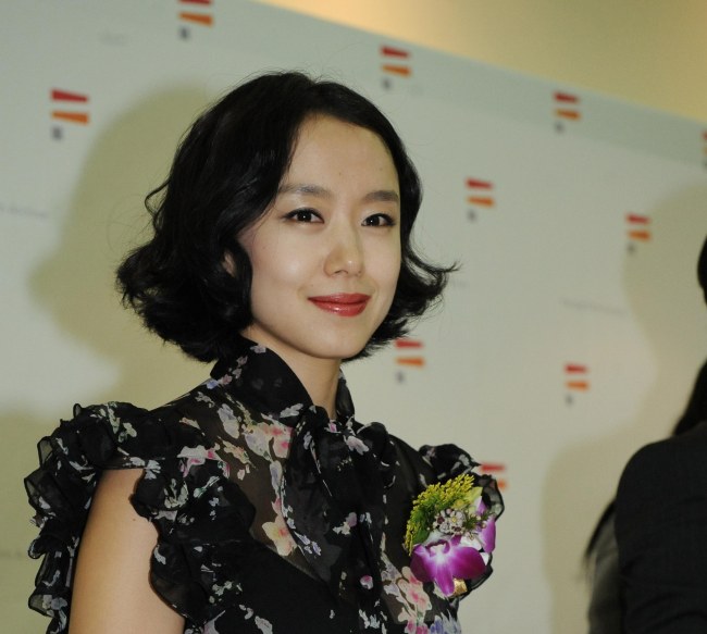 Lee Byung-hun, Jeon Do-yeon to star in 'Hyeopnyeo'