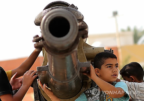 MIDEAST ISRAEL PALESTINIANS OLD BRITISH NAVAL CANNON