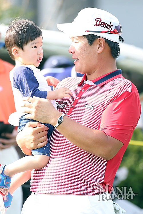 [포토] 아들 바보 주흥철, '송현아 아빠 우승 먹었어'