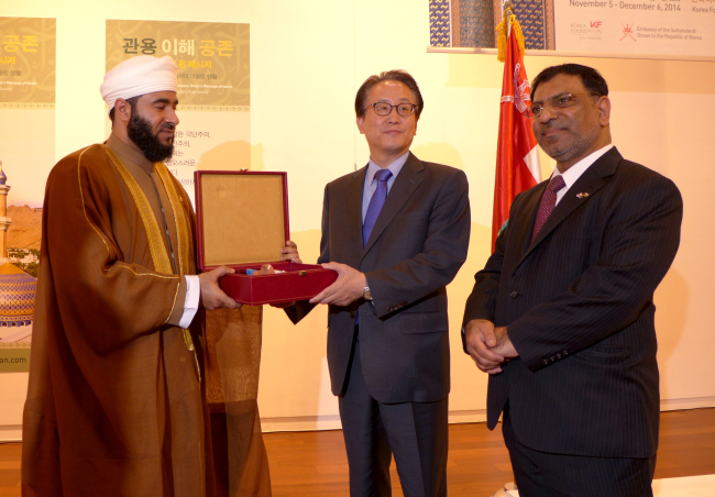 Omani exhibition spreads Islamic message of peace