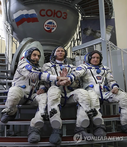 RUSSIA ISS CREW