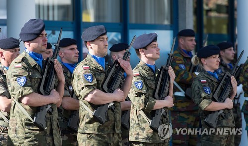 FRANCE BELGIAN KING VISITS EUROCORPS