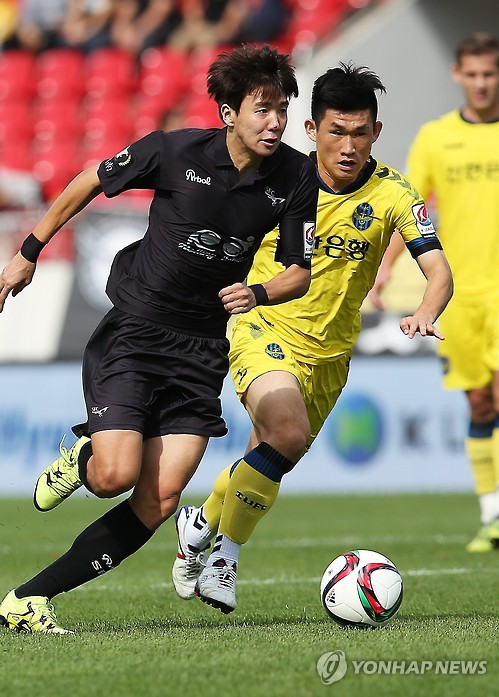 드리블하는 박용지