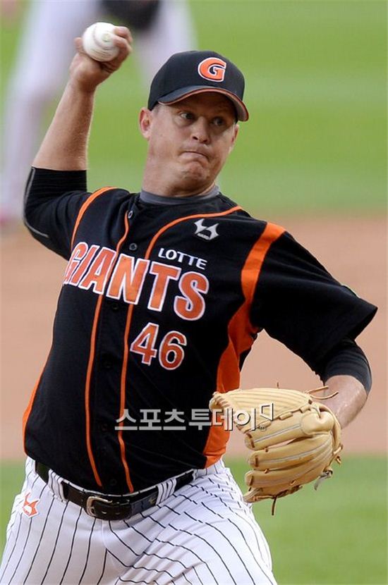 롯데, 퓨처스 투수코치로 옥스프링 영입