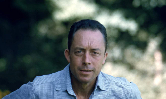 행복한 사람 앞에 울적한 작가