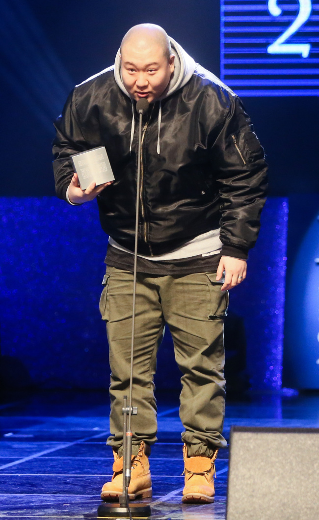 Hip-hop, rap take top trophies at KMAs