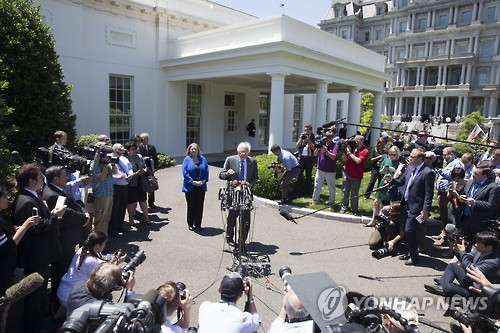 USA SANDERS WHITE HOUSE