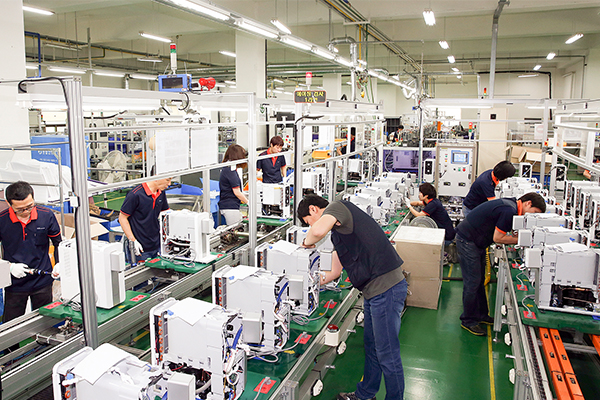 Sales of S. Korean manufacturers drop 3% on year in 2015: Bank of Korea ...
