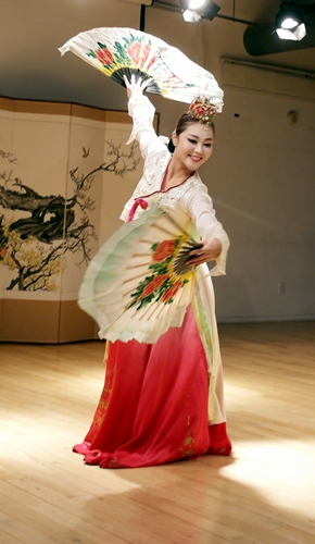 국악의 꽃 '부채춤', 한자리에 모이다