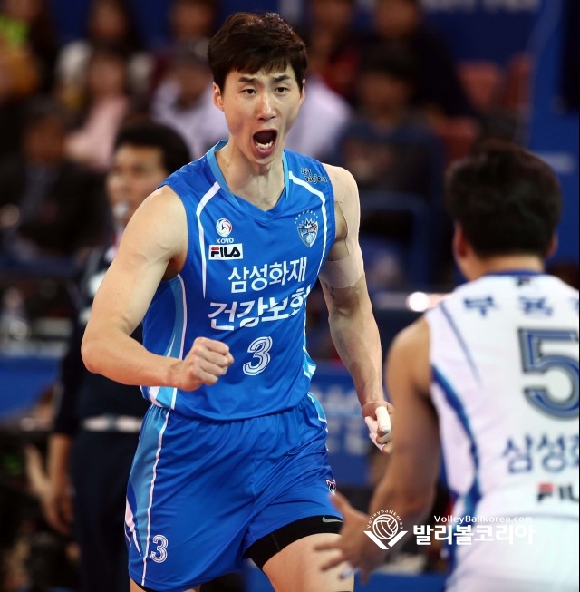 공격성공시킨 박철우.