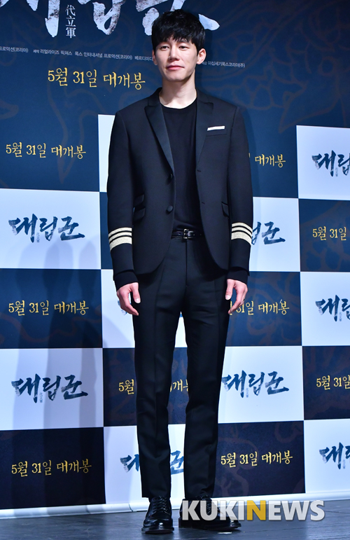 김무열, 세련된 사복 패션